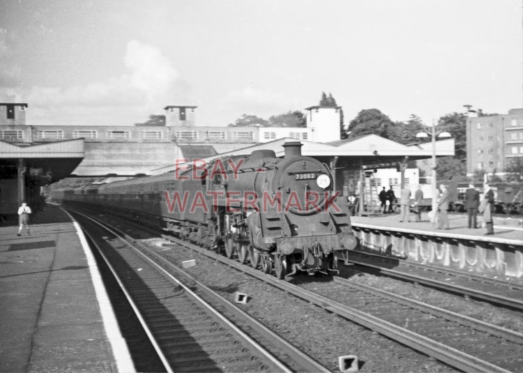 PHOTO BR STANDARD CLASS 5 LOCO 73082 AT SURBITON RAILWAY STATION 1967 ...