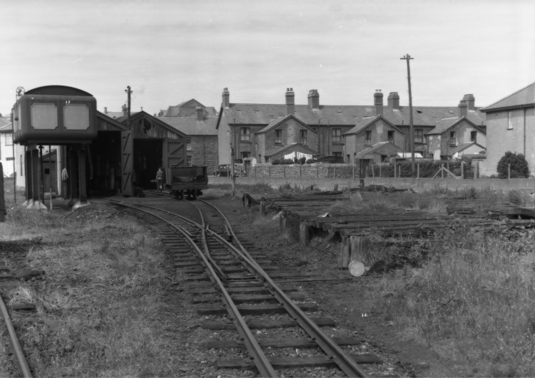 PHOTO LOCO SHED GWR ABERYSTWYTH V OF R IN 1950 | eBay