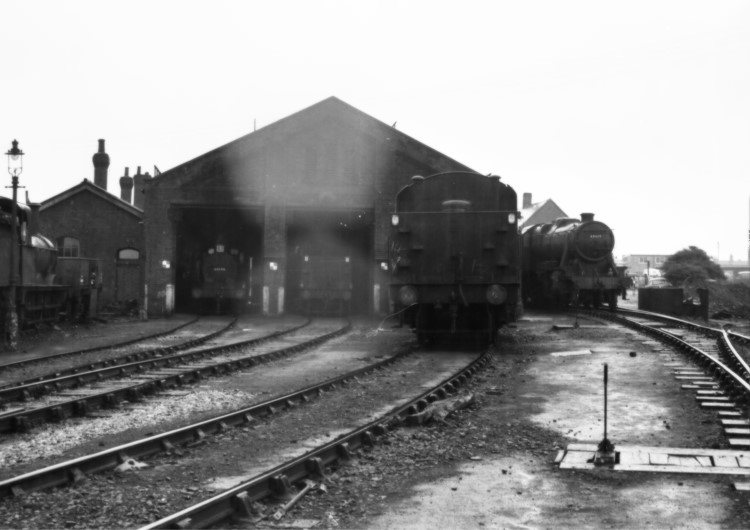 PHOTO LOCO SHED LMS COALVILLE FRONT VIEW OF SHED WITH LOCOS IN VIEW IN ...
