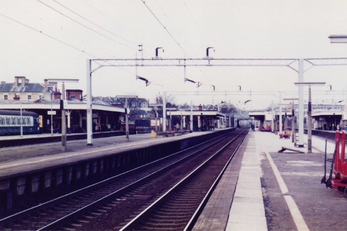 PHOTO WATFORD JUNCTION RAILWAY STATION | eBay
