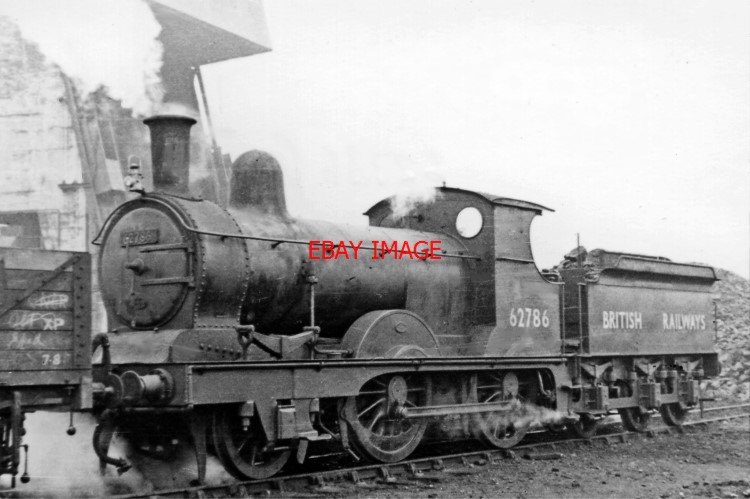 PHOTO LNER CLASS E4 2-4-0 NO 62786 AT CAMBRIDGE LOCO DEPOT 1951 | eBay