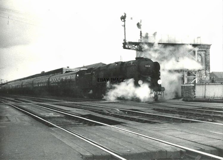 PHOTO 34040 SR WEST COUNTRY 4-6-2 NO 34040 CREWKERNE PULLING OUT OF ...