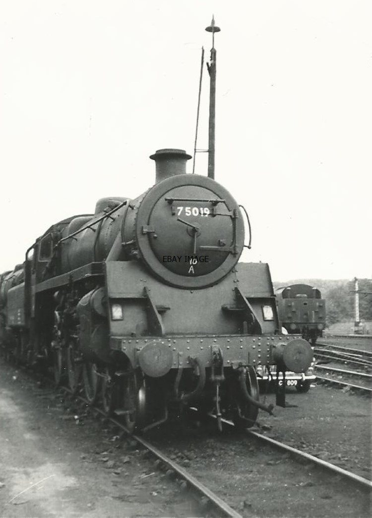 PHOTO BR STANDARD CLASS 4MT 4-6-0 NO 75019 WITH SINGLE CHIMNEY AND BR2 ...