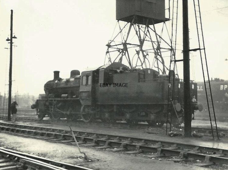 PHOTO BR STANDARD CLASS 2MT 2-6-0 NO 78018 AT WILLESDEN SHED 04/65 ON A ...