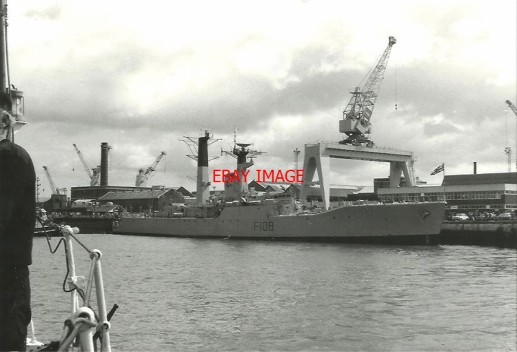 PHOTO HMS LONDONDERRY ROTHESAY CLASS TYPE 12M ANTI SUBMARINE FRIGATE V2 ...