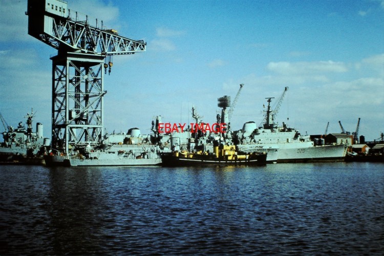 PHOTO PORTSMOUTH NAVY DAY 1980 ISLES CLASS A/S TRAWLER HMS BERN TYPE 14 ...