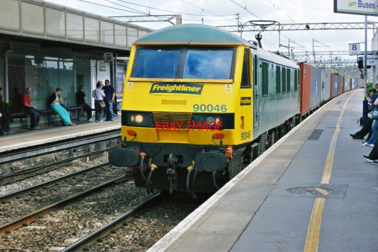 PHOTO CLASS 90 NO 90 046 IN FREIGHTLINER GREEN LIVERY (BUT AMAZINGLY ...