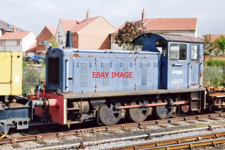 PHOTO BR DREWRY CLASS 04 SHUNTER NO D2271 WITH NARROW SAXACHIMNEY AT ...