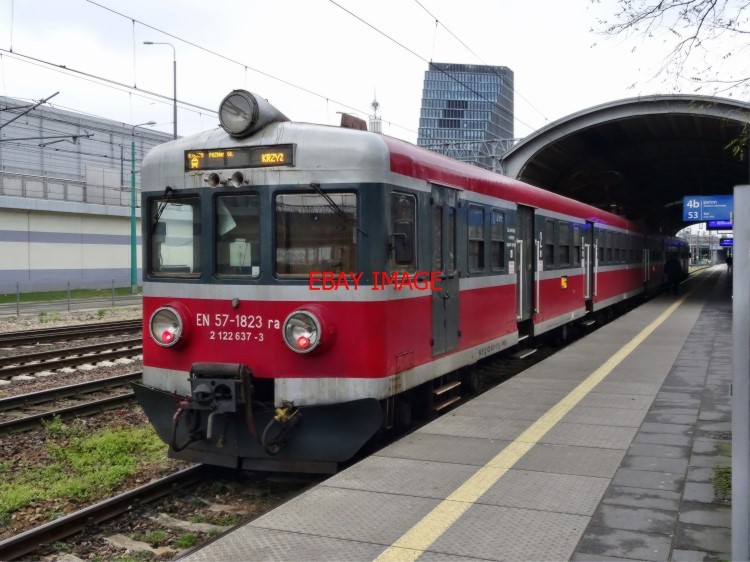 PHOTO POLISH RAILWAY - PKP CLASS EN57 3-CAR EMU NO EN57-1823RA OF KOLEJE WIELK | eBay