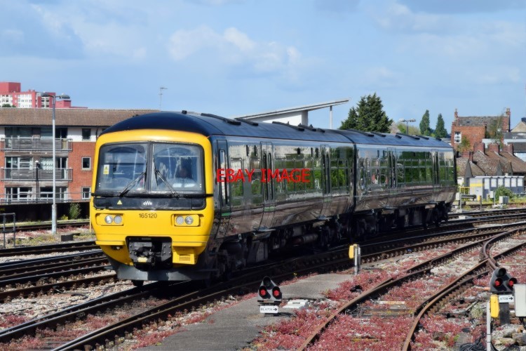 PHOTO BR CLASS 165 2-CAR DMU NO 165 120 OF GWR IN BRUNSWICK GREEN ...
