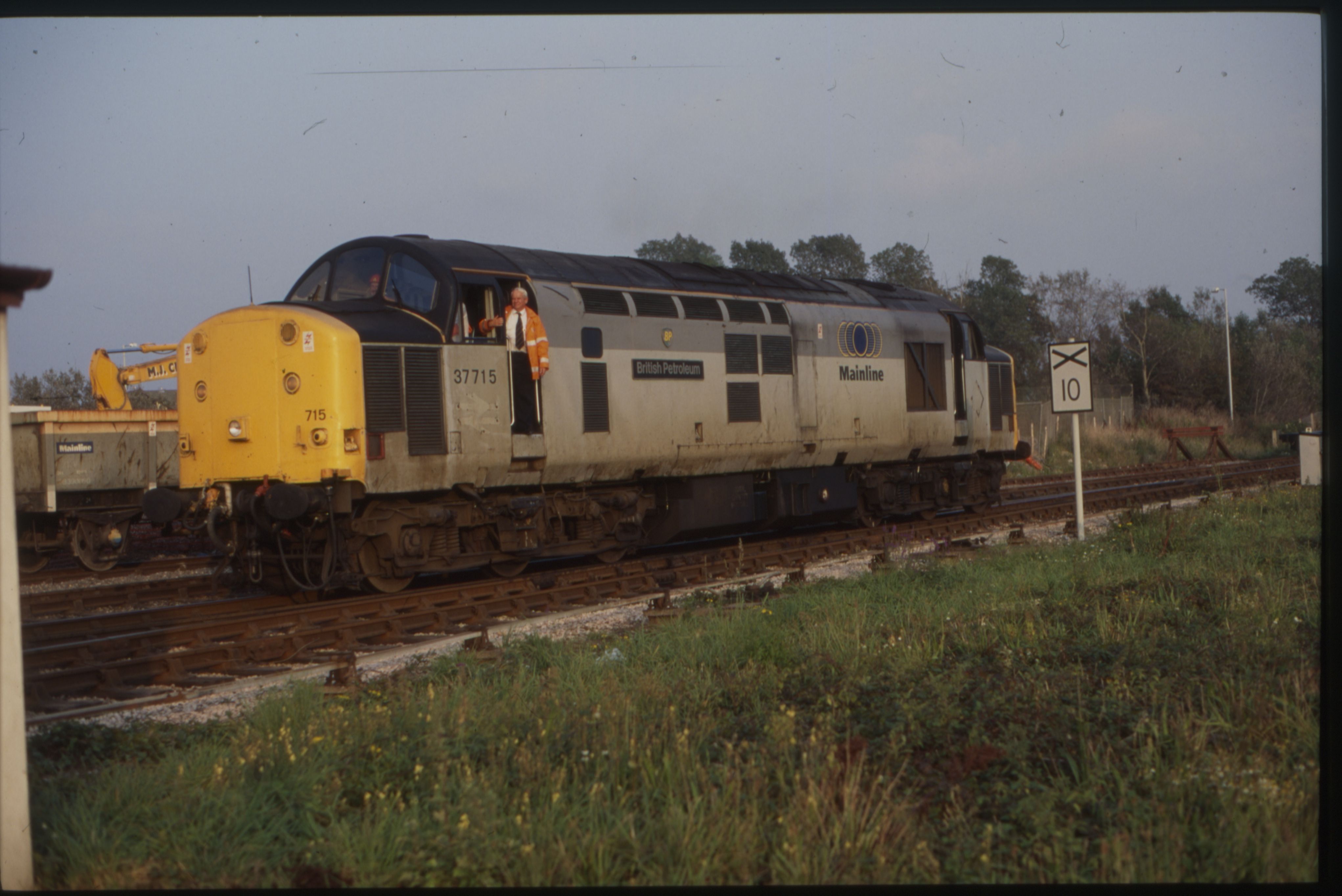 ORIGINAL 35MM SLIDE CLASS 37 LOCO NO 37715 £3.50 - PicClick UK