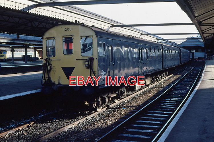 PHOTO DMU 1206 A CLASS 206 'TADPOLE' STANDS IN THE BASINGSTOKE BAY AT ...