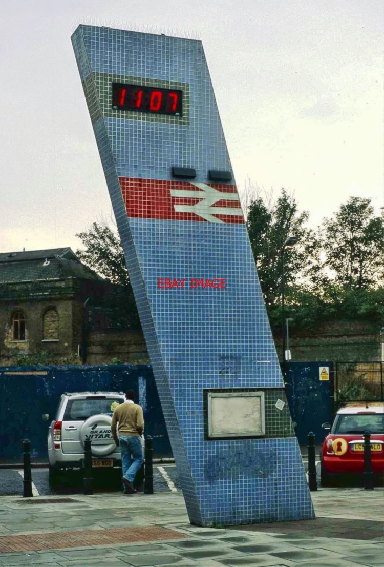 PHOTO BR HACKNEY CENTRAL SIGN. FORMER N. LONDON RLY. AUTUMN 06 | eBay
