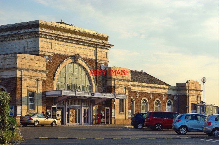 PHOTO MARGATE RAILWAY STATION THE RAILWAY STATION BUILDING AT MARGATE ...
