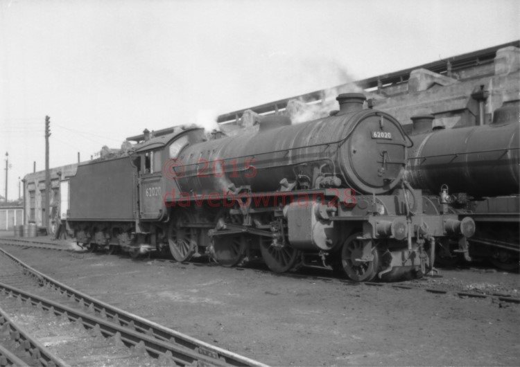PHOTO LNER 62020 STANDING IN THE SHED YARD AT FRODINGHAM IN 1960 | eBay